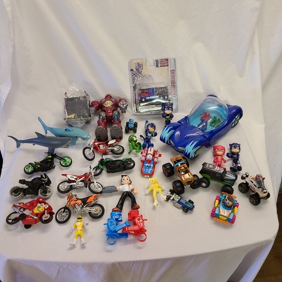 Hasbro | Toys | 5lb Lot Of Kids Toy Figures Pj Mask Transformer Cars ...